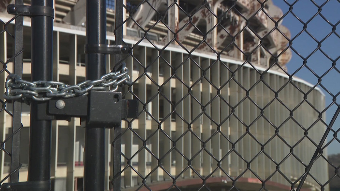 Washington Commanders host DC Council at Cafe Milano | wusa9.com