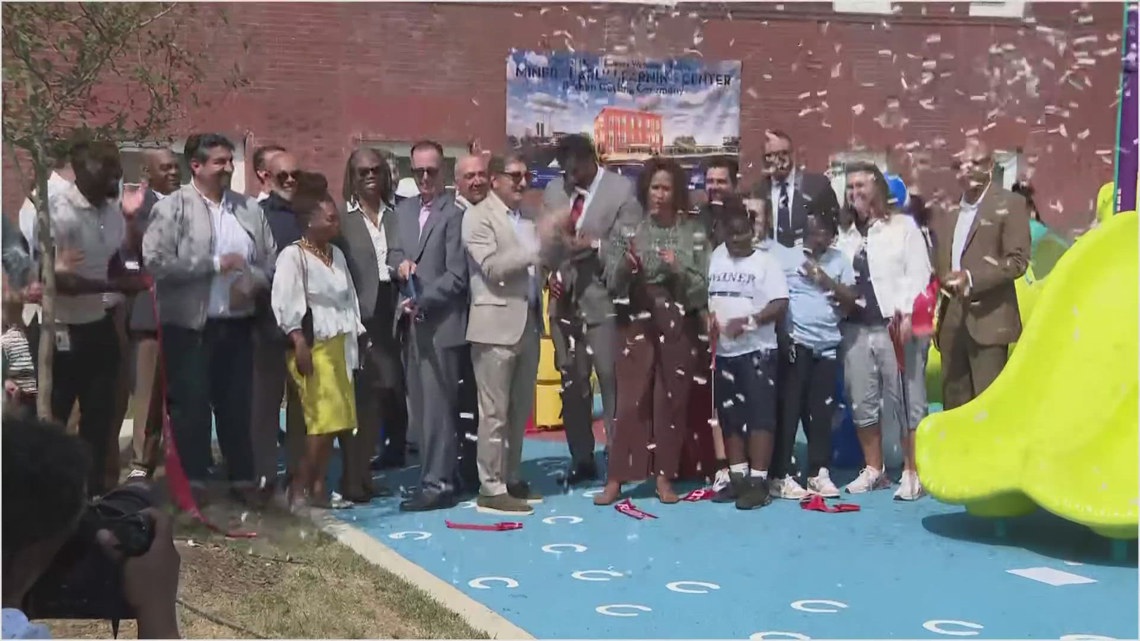 Mayor Bowser celebrates start of the school year in DC | wusa9.com