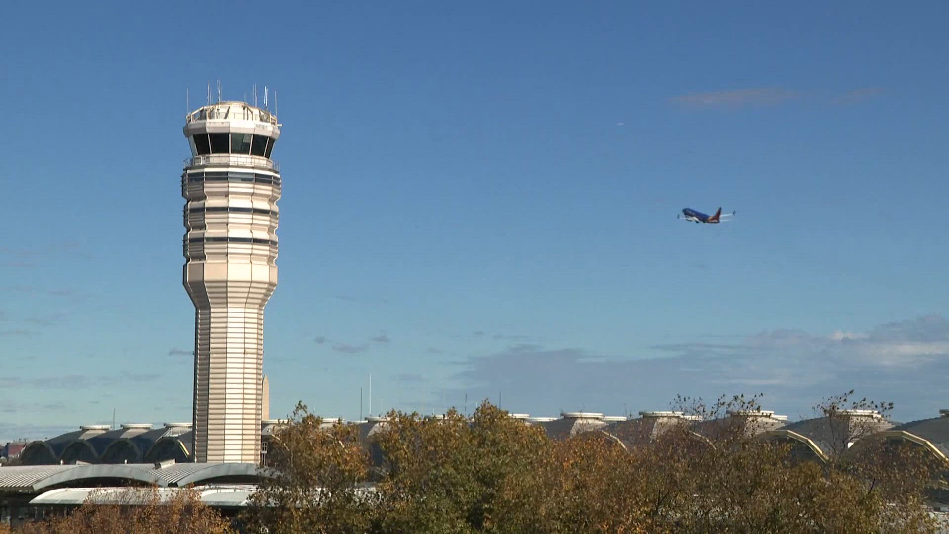 FAA chief admits warning signs were missed before deadly Potomac crash ...
