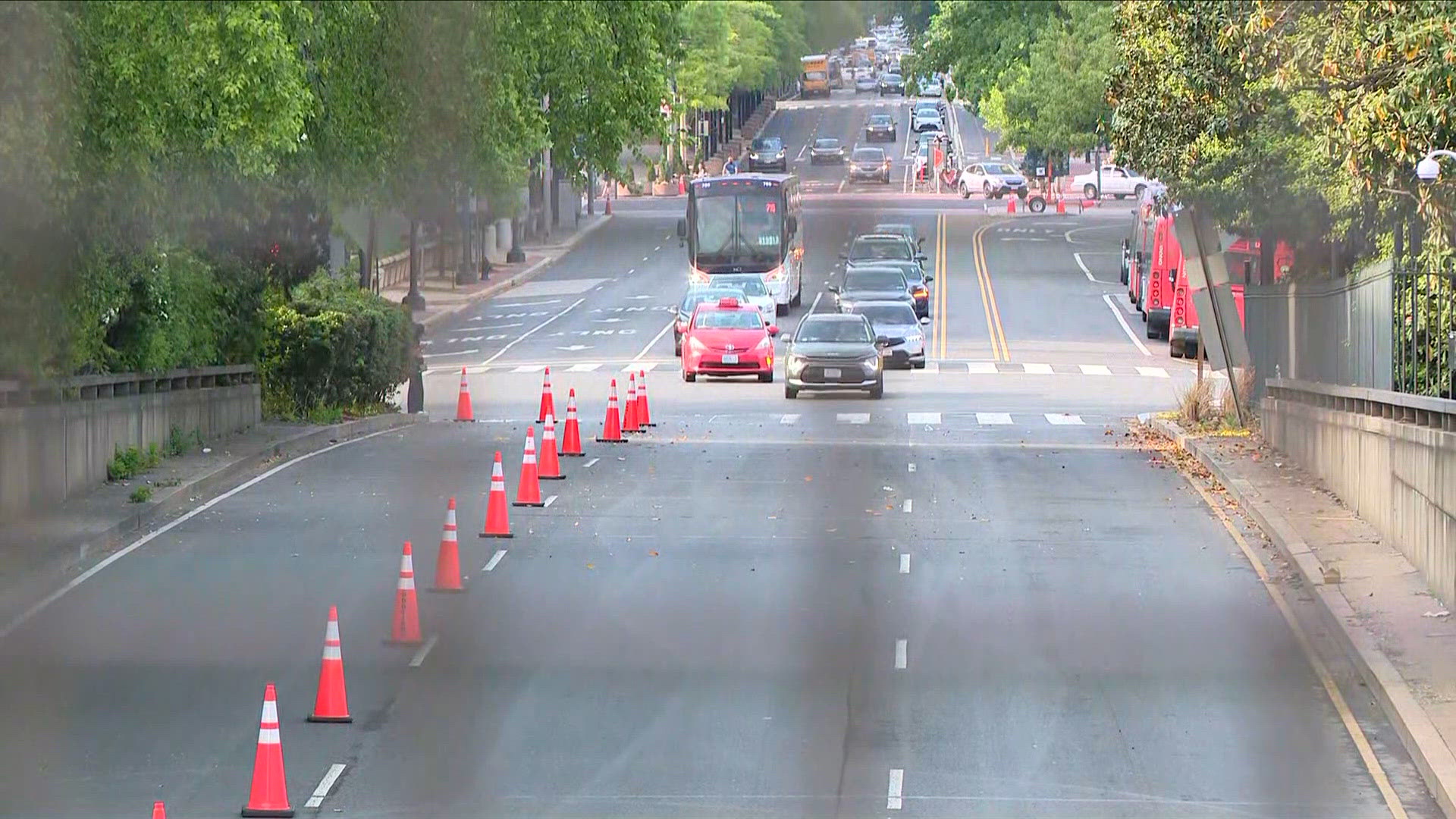 Two lanes of traffic in 9th Street tunnel to reopen after bus fire ...