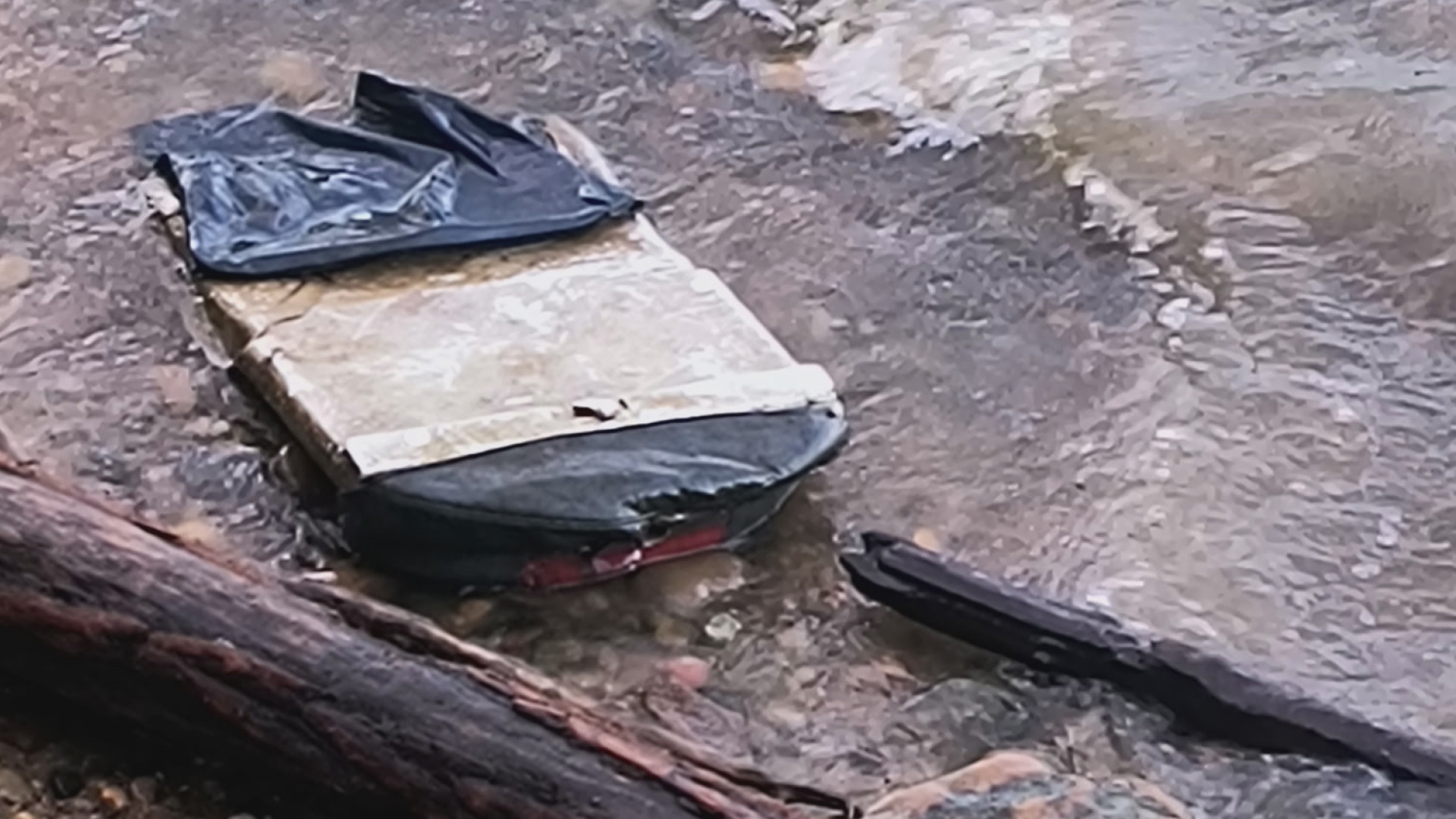 Debris in Potomac possibly linked to January plane crash | wusa9.com