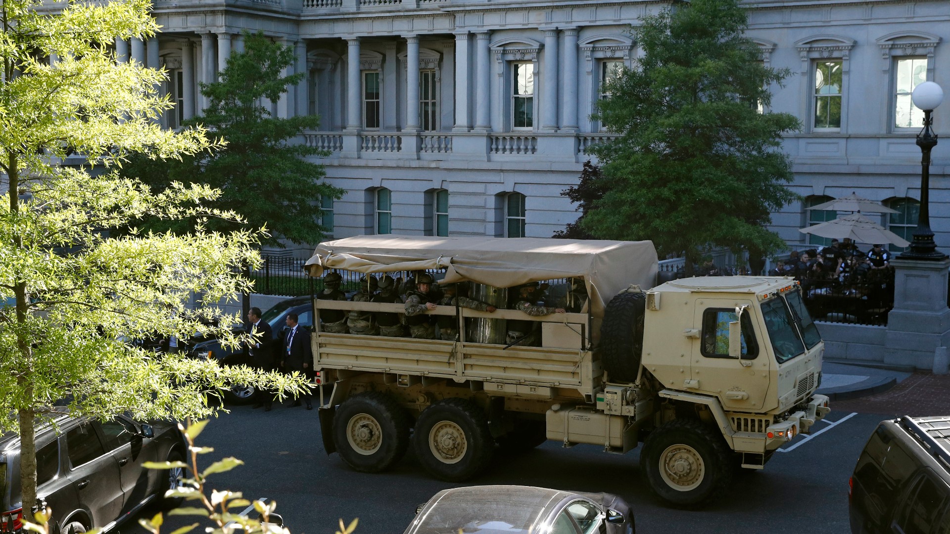 Trump Deploys National Guard Washington DC White House | wusa9.com