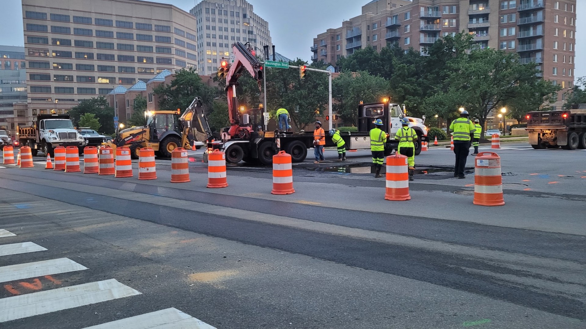 Sink hole, valve leak leads to detours in Arlington | wusa9.com
