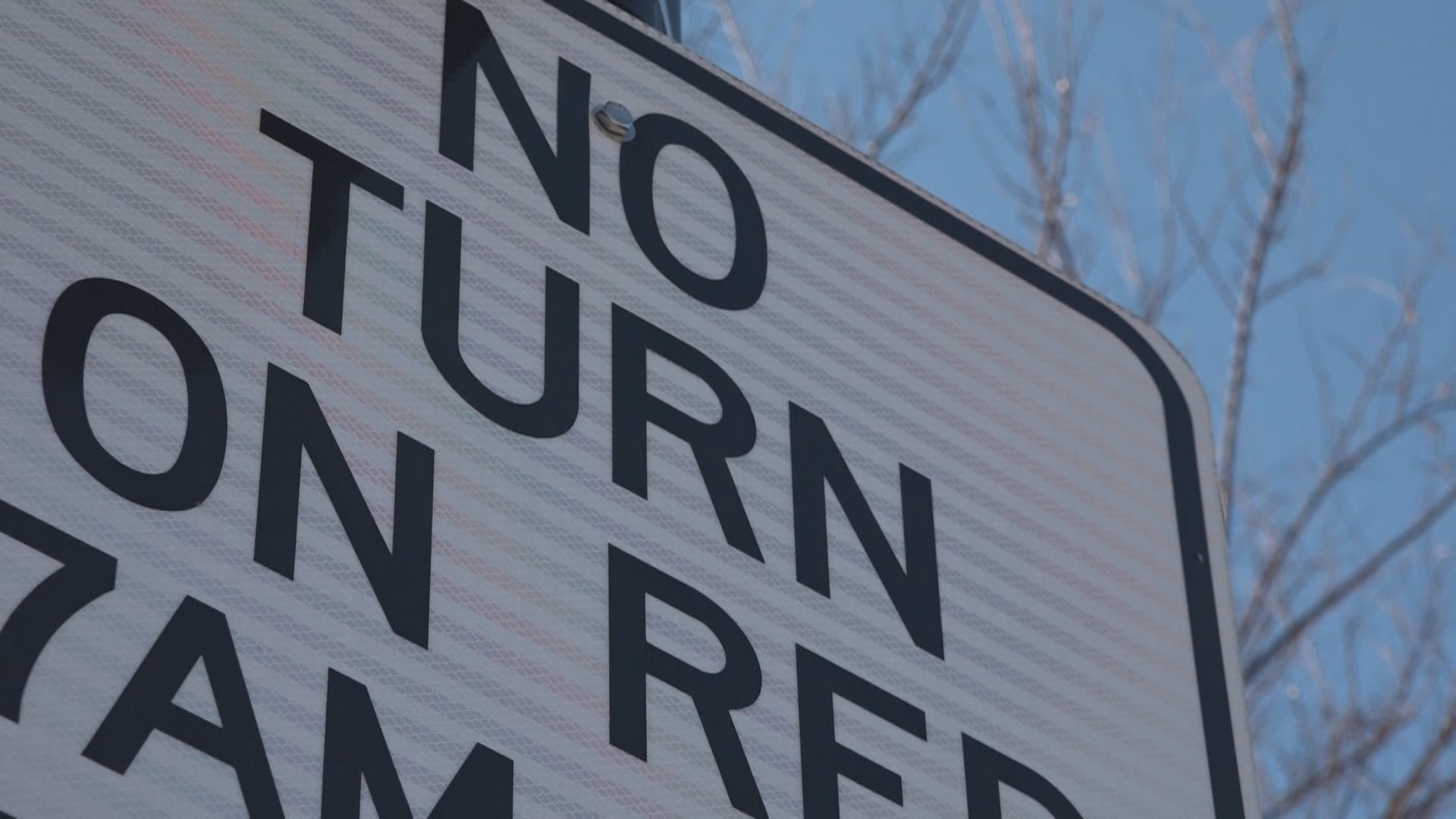 Why dozens of ‘No Right Turn on Red’ signs are popping up all over DC ...