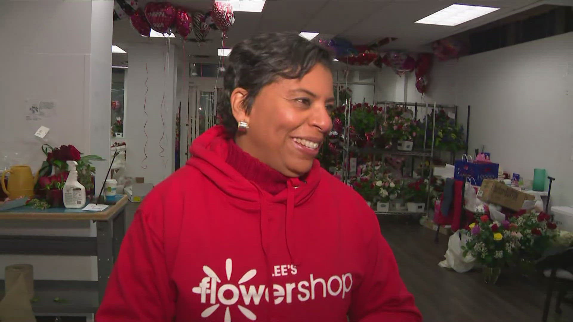 Inside Lee's Flower Shop on Valentine's Day in DC | wusa9.com