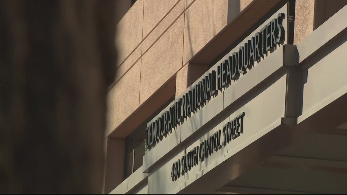 Bomb threat cleared at DNC headquarters | wusa9.com