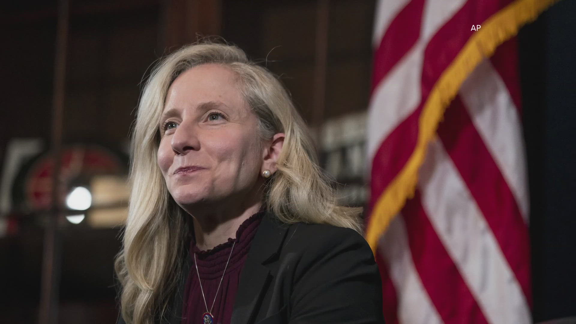 Spanberger launches 8-day Virginia bus tour for governor race | wusa9.com