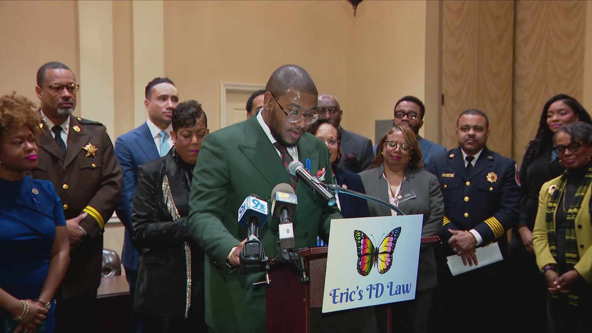 Eric's ID Bill advocates for license stickers for disabled drivers ...