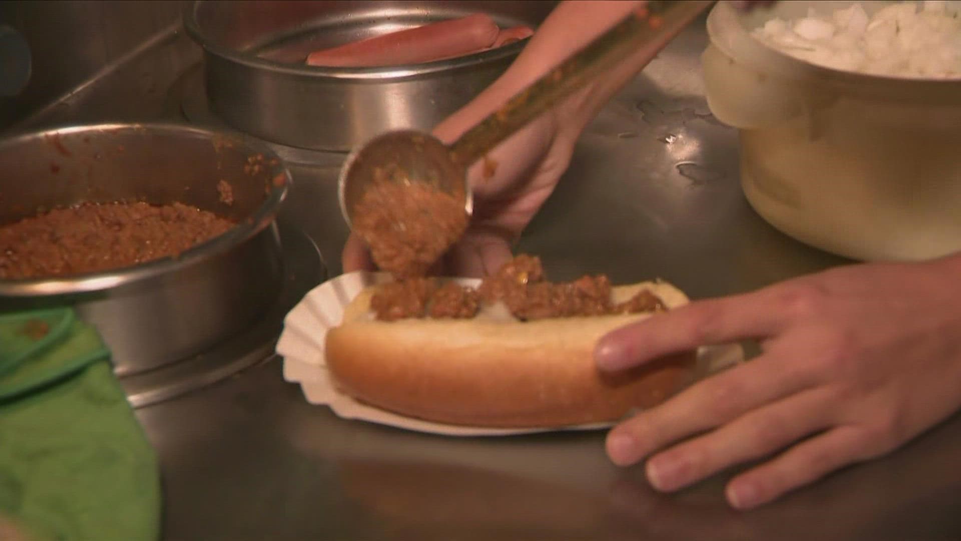 Game of the Week: The Chili Hot Dog at the Vienna Inn | wusa9.com