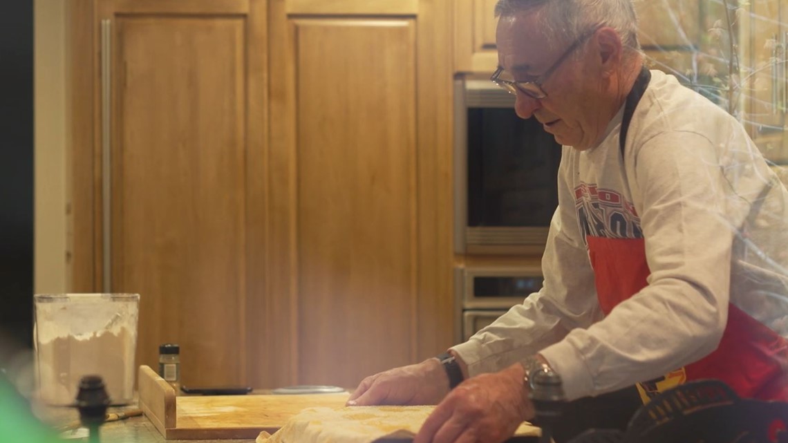 Holocaust survivor honors dead despite coronavirus | wusa9.com