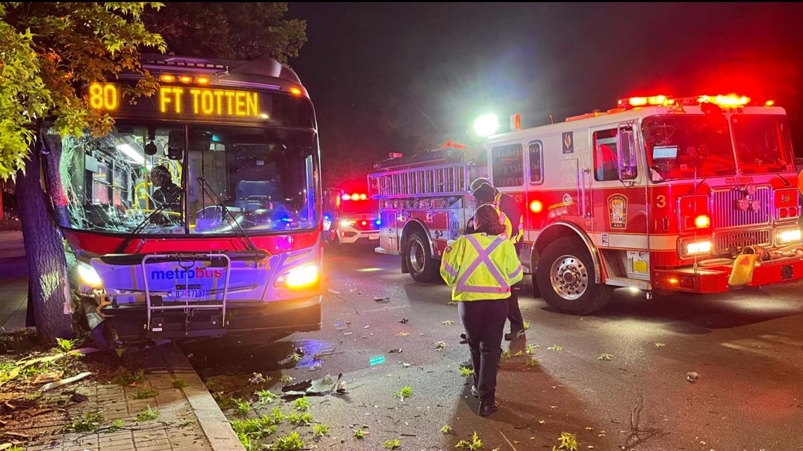 3 injured in Metrobus crash in Northeast | wusa9.com