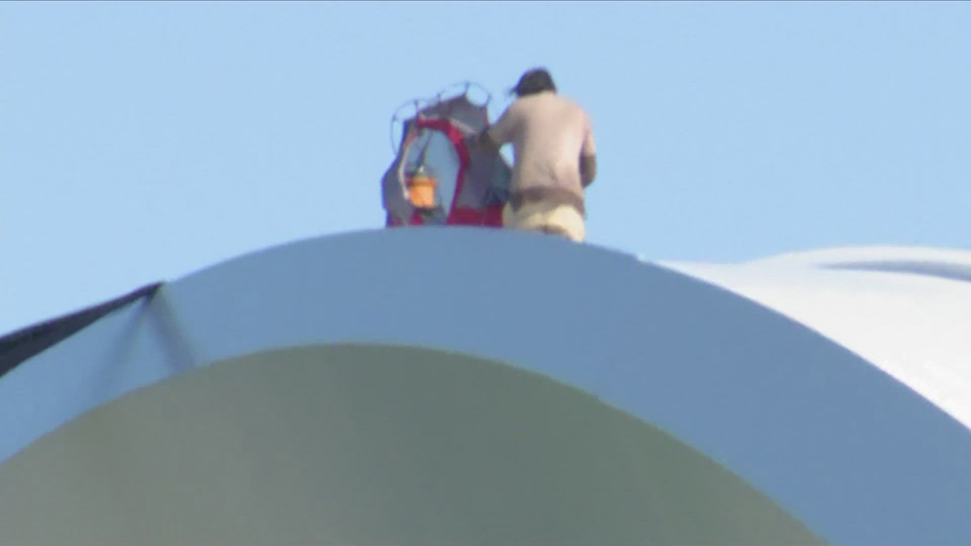 Man sets up tent on top of Frederick Douglass Memorial Bridge | wusa9.com