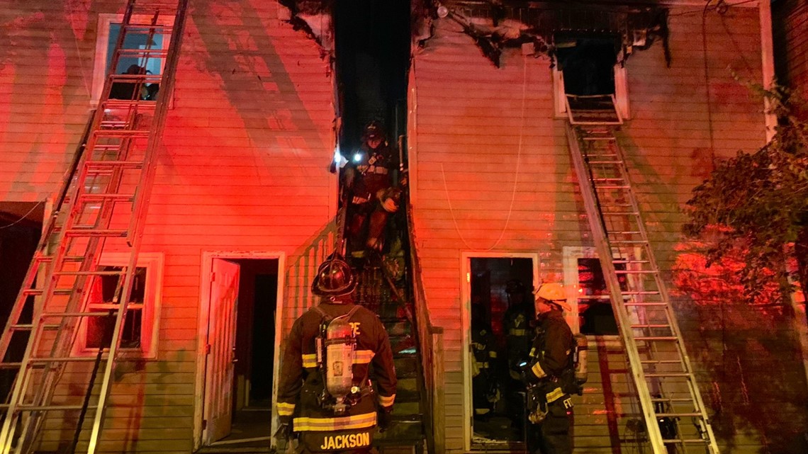 DC Firefighters Extinguish Vacant Apartment Fire In Northeast Wusa9 dc-firefighters-extinguish-vacant-apartment-fire-in-northeast-wusa9
