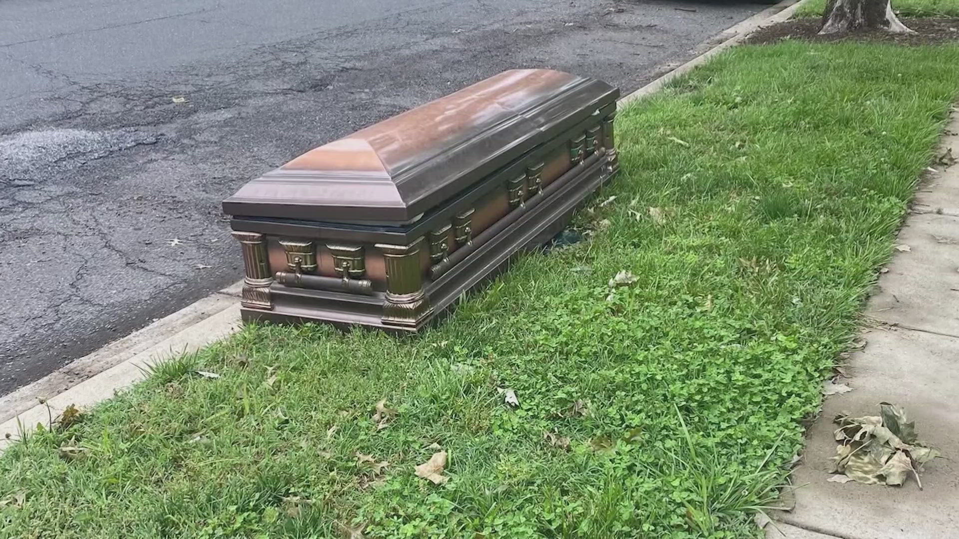 DC resident links abandoned casket to apartment complex | wusa9.com