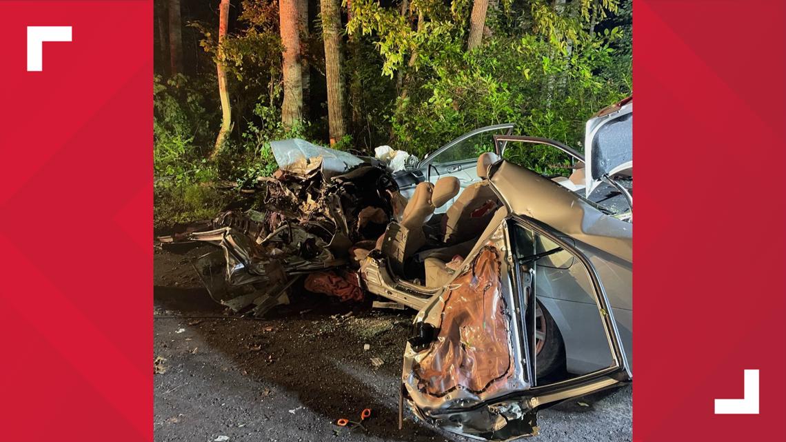 Crash involving tree in Damascus leaves 1 person trapped | wusa9.com