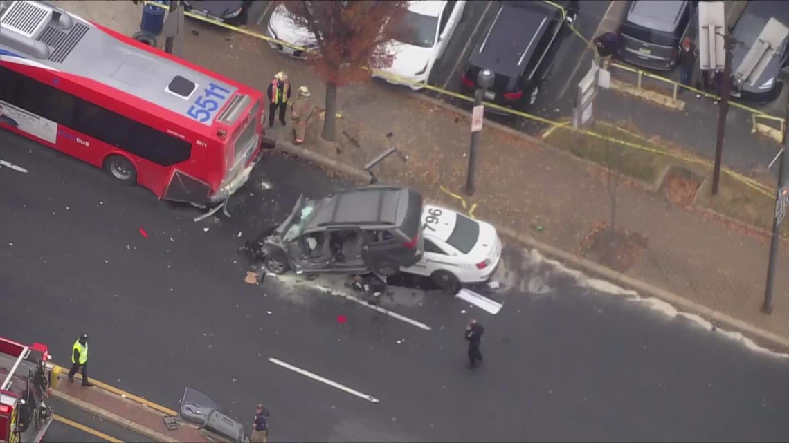 Suspects crash into Metro bus after armed robbery police pursuit in ...