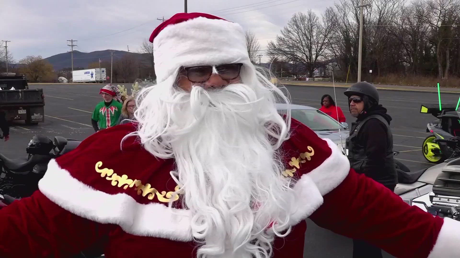 Hip-hop Santa is back in Virginia | wusa9.com