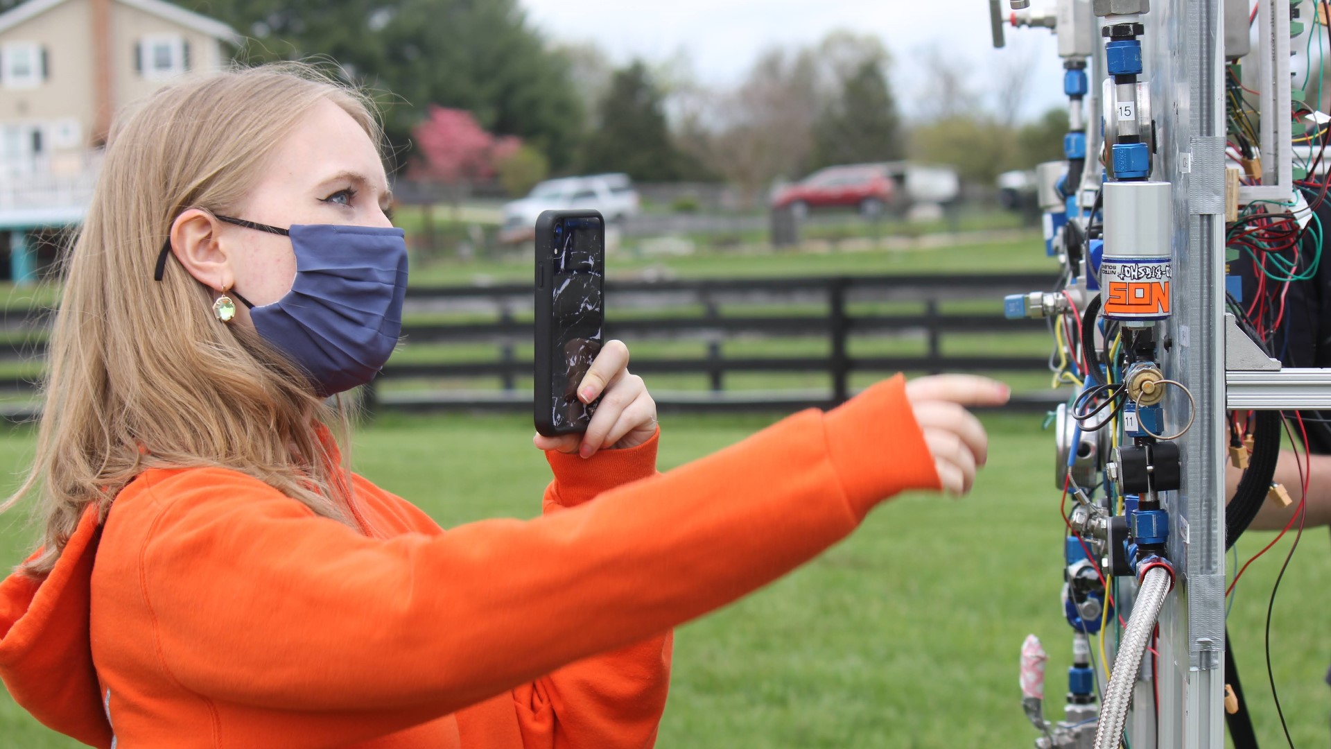 Virginia high schoolers work to send rocket to space | wusa9.com