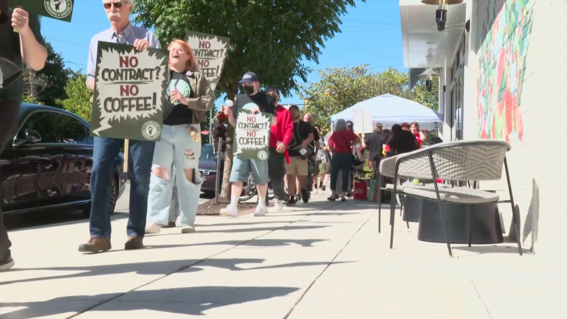 Starbucks employees plan protests on Red Cup Day | wusa9.com