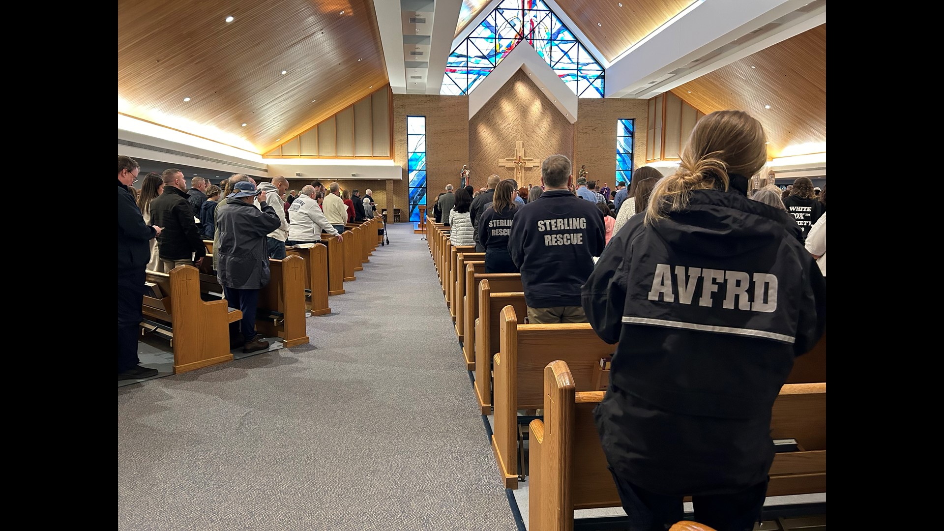Sterling community comes together in prayer after explosion | wusa9.com