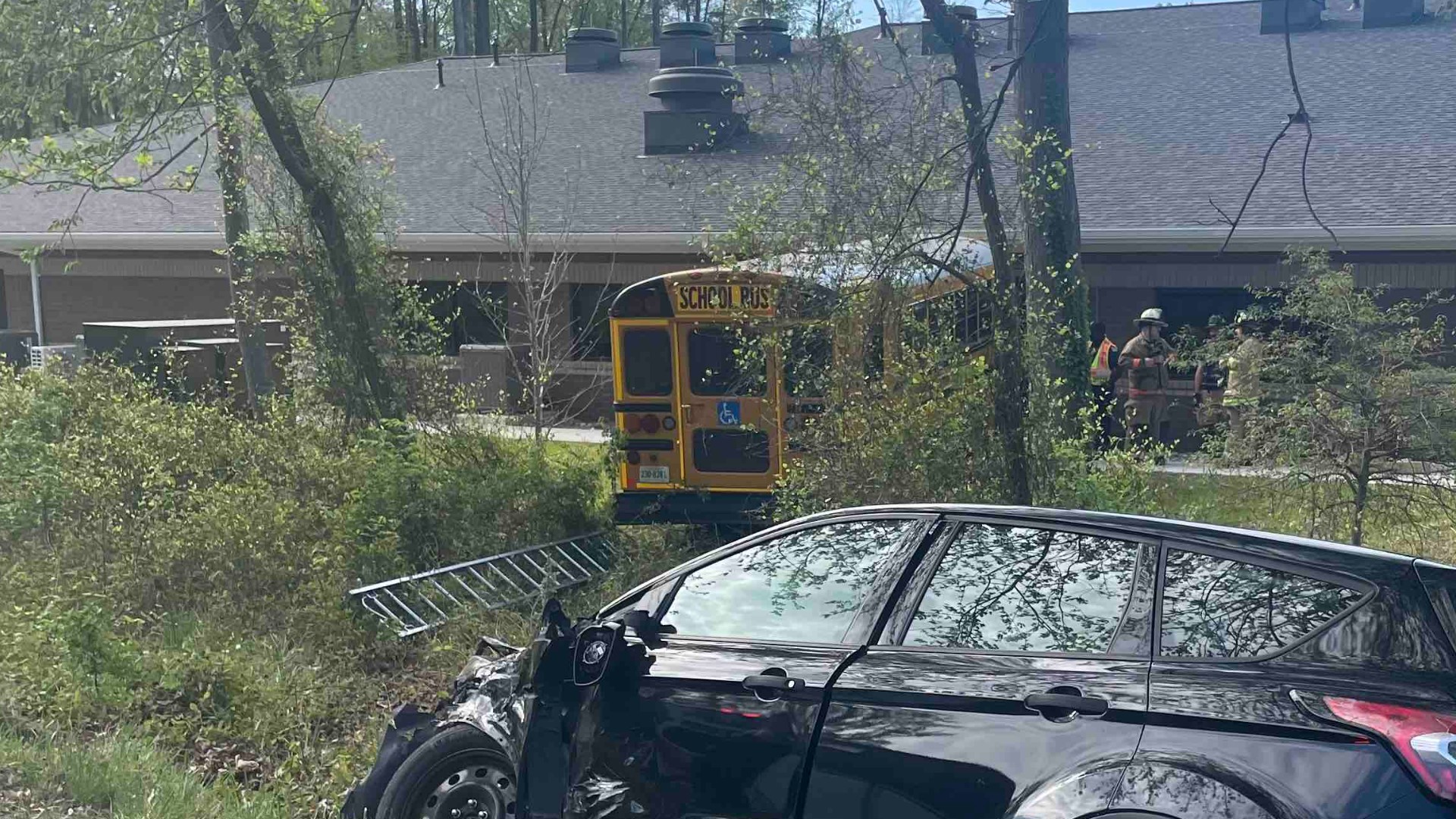 Bus into building crash sends 3 to hospital in Fairfax County | wusa9.com