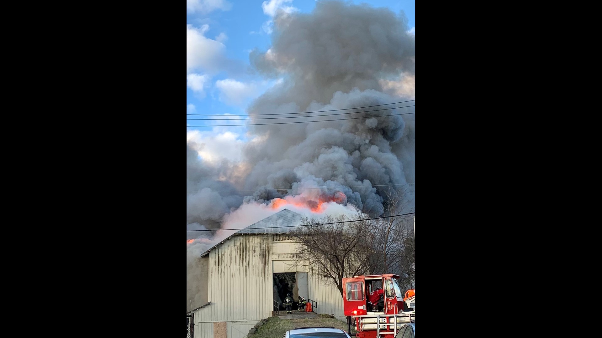 Heavy fire in Southeast DC, smoke seen all across skyline | wusa9.com