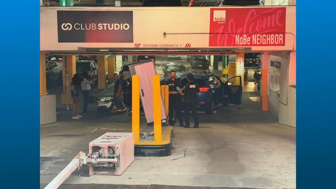 Driver dead in parking garage crash | wusa9.com