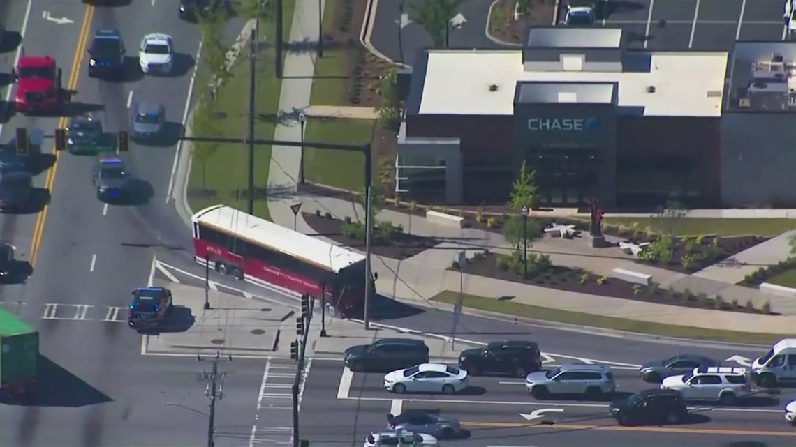 One person killed in Atlanta bus hijacking | wusa9.com