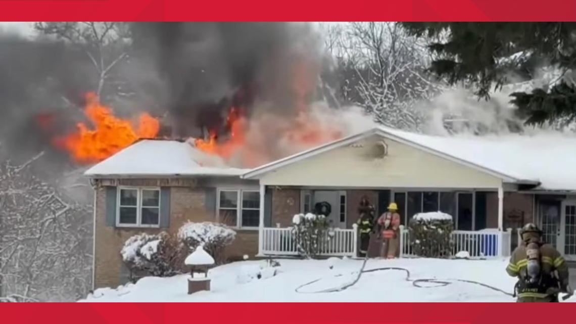 Mount Airy house fire leaves 1 dead | wusa9.com