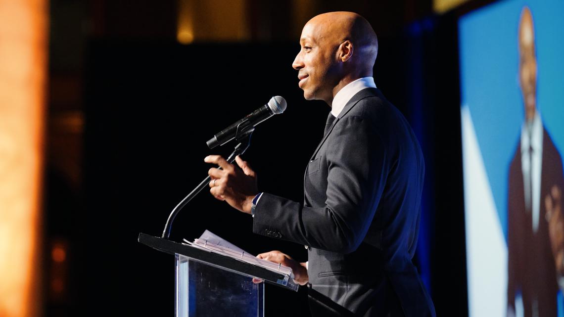 Standing Ovation Awards shine spotlight on DC educators | wusa9.com