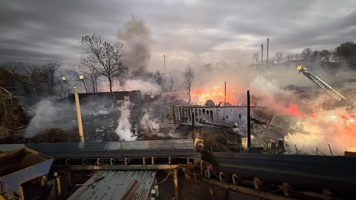 Rail service resumes north of DC after 2-alarm fire | wusa9.com