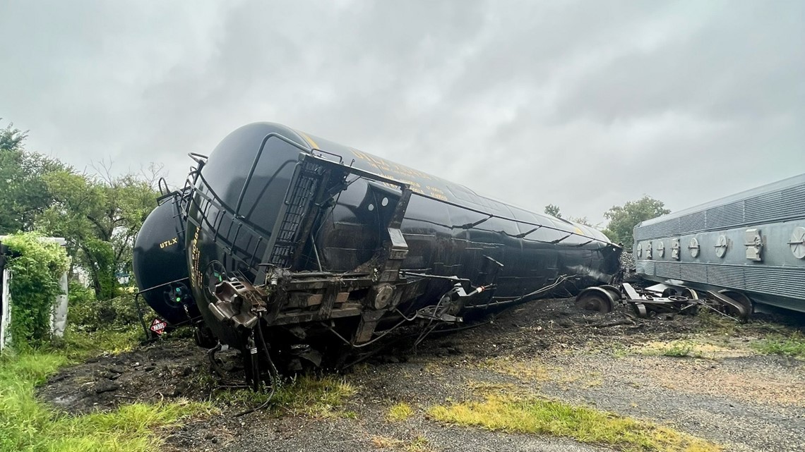 CSX investigates a train derailment in Hyattsville Maryland | wusa9.com