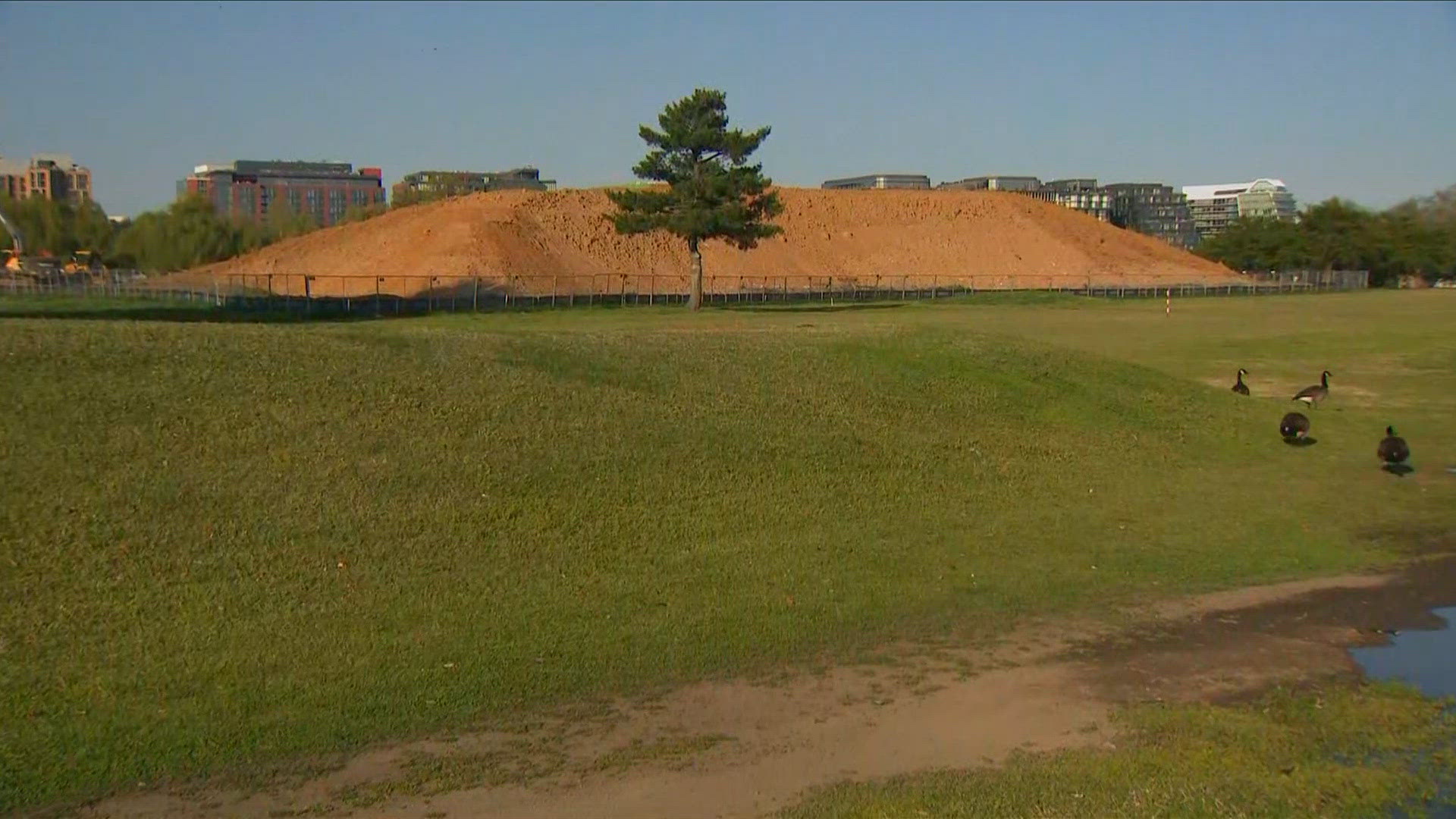 White House dirt dumped on historic DC golf course sparks lawsuit ...
