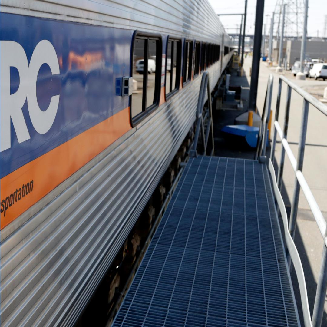 Train kills two near Harpers Ferry | wusa9.com