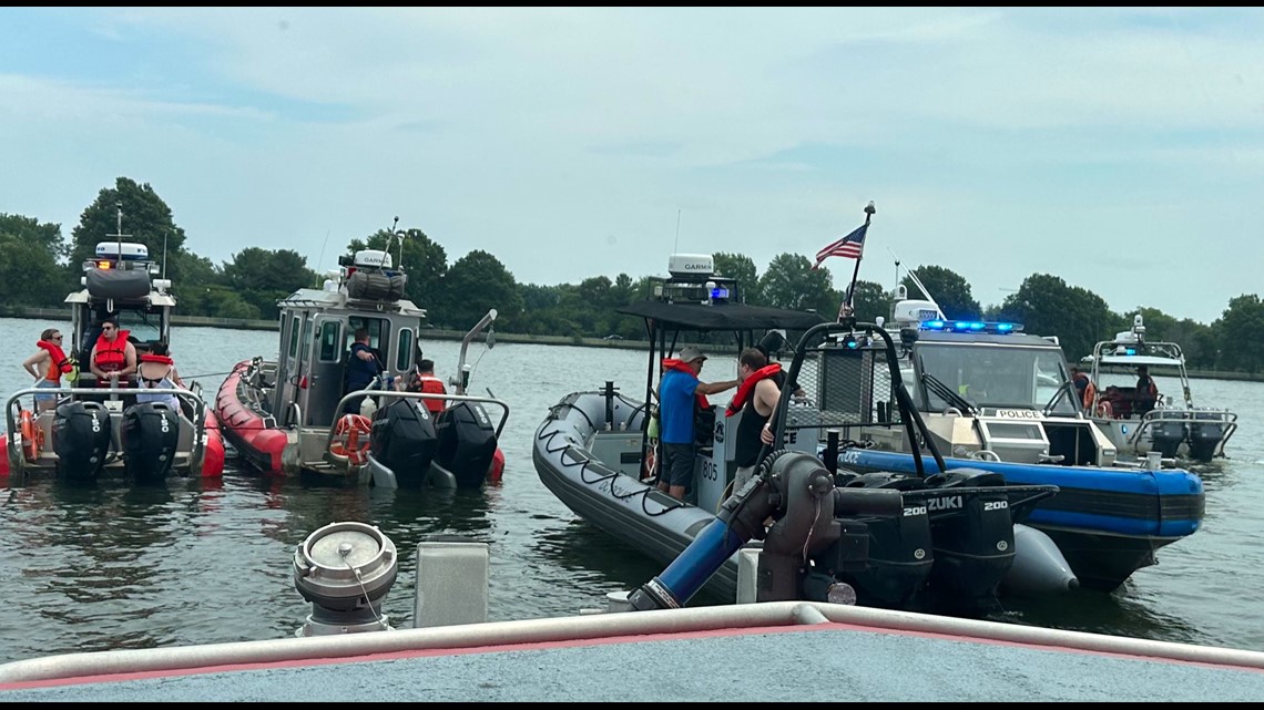 Boaters rescued from Potomac River | wusa9.com