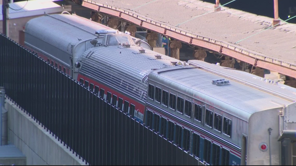 Amtrak trouble leaves passengers stranded for the holiday | wusa9.com