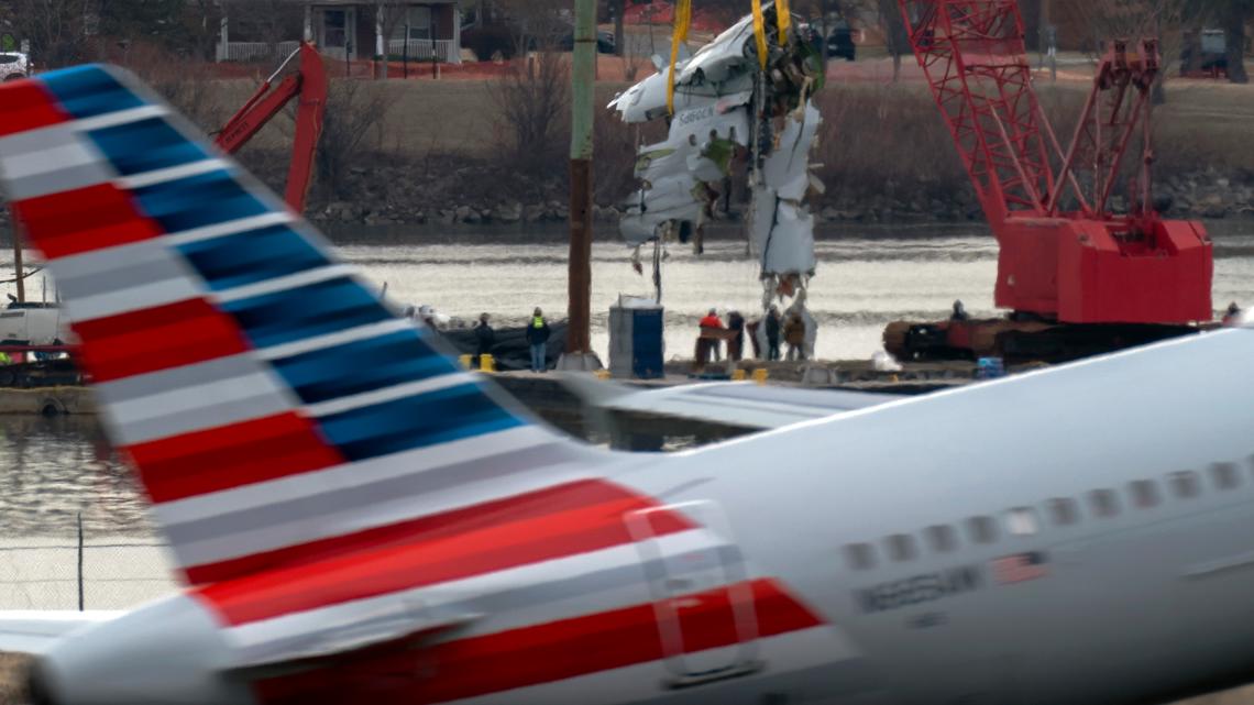 DCA plane crash latest: Salvage operations continue Tuesday | wusa9.com