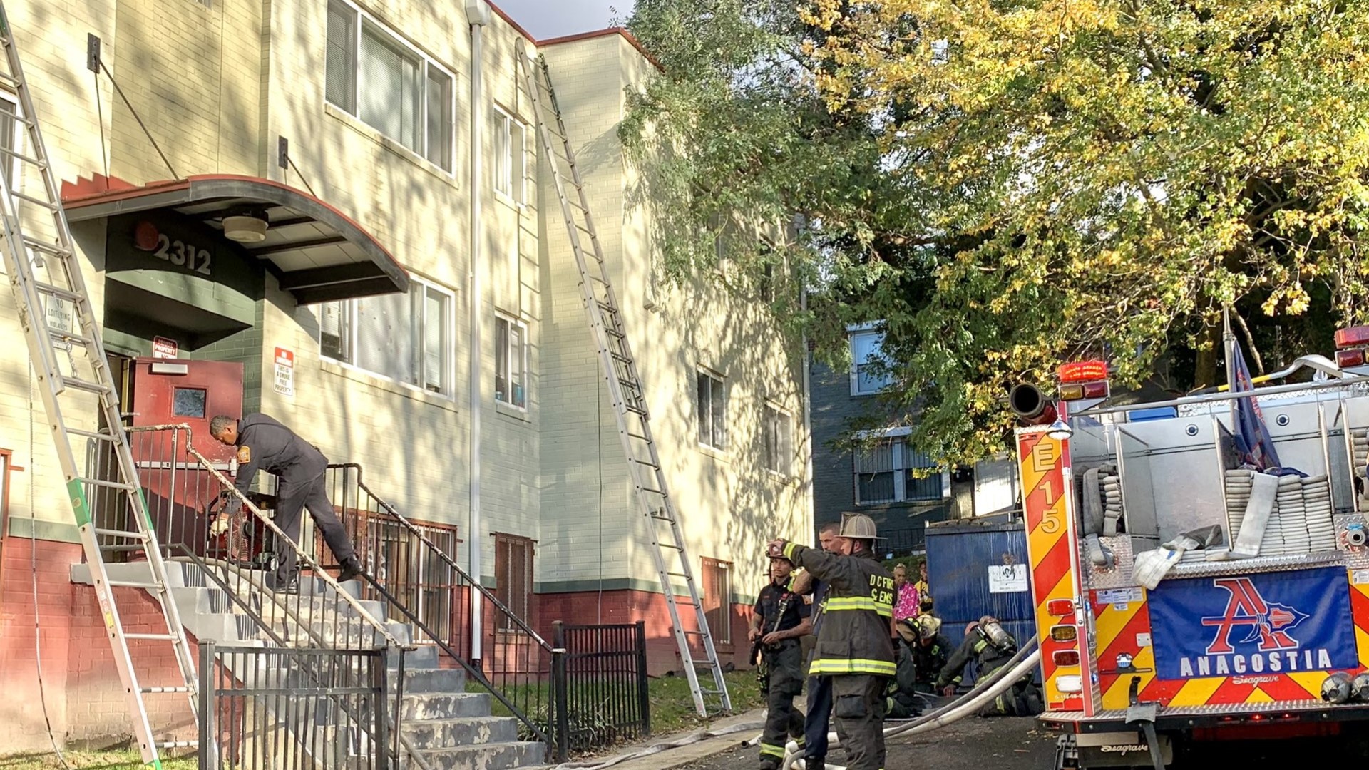 Southeast DC fire leaves one woman dead | wusa9.com