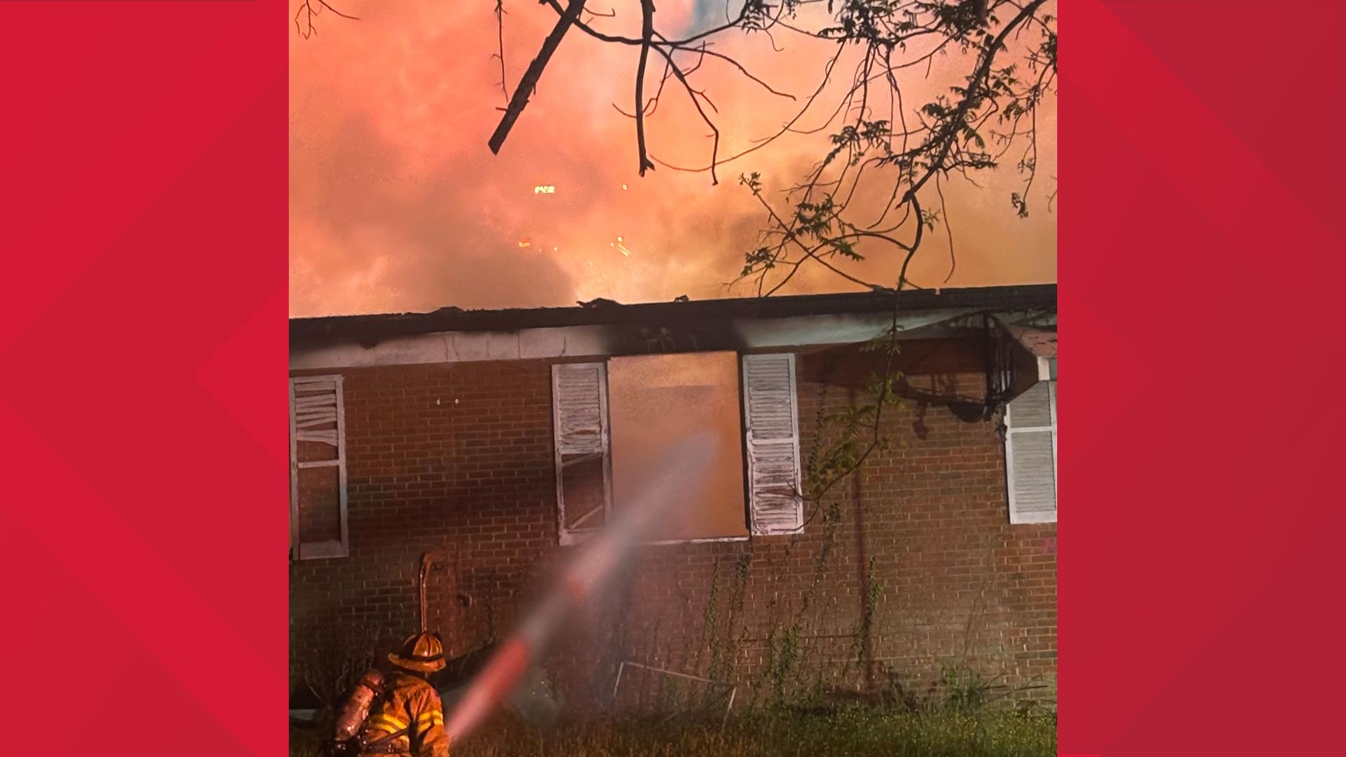 Leesburg, VA house fire leaves family displaced, pets dead | wusa9.com