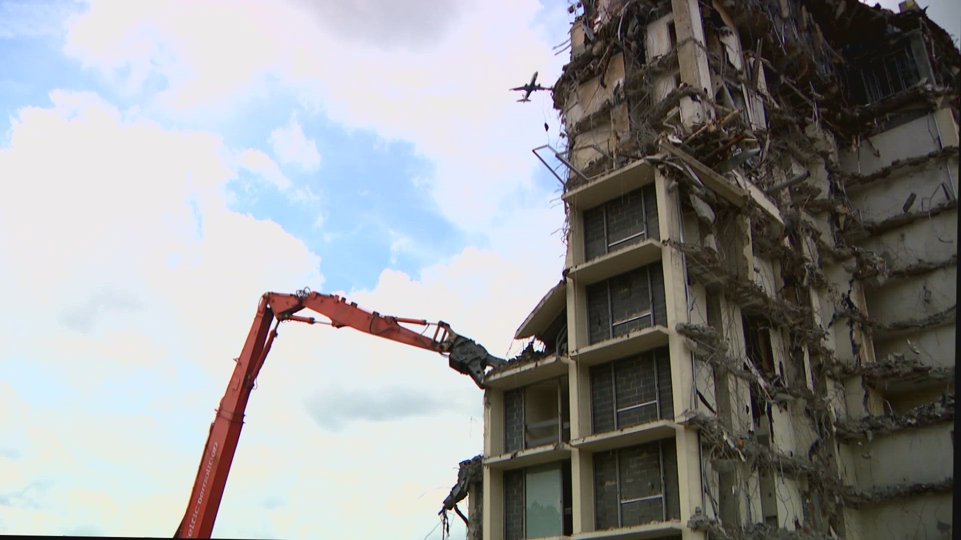 Key Bridge Marriott demolition marks end of an era | wusa9.com