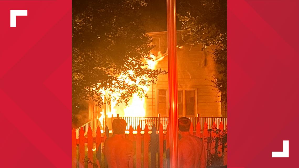 Northwest DC house fire leaves 2 displaced | wusa9.com