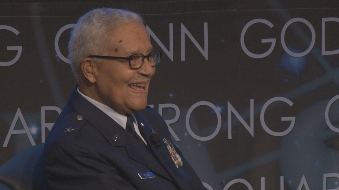 Airman Charles McGee honored at State of the Union | wusa9.com