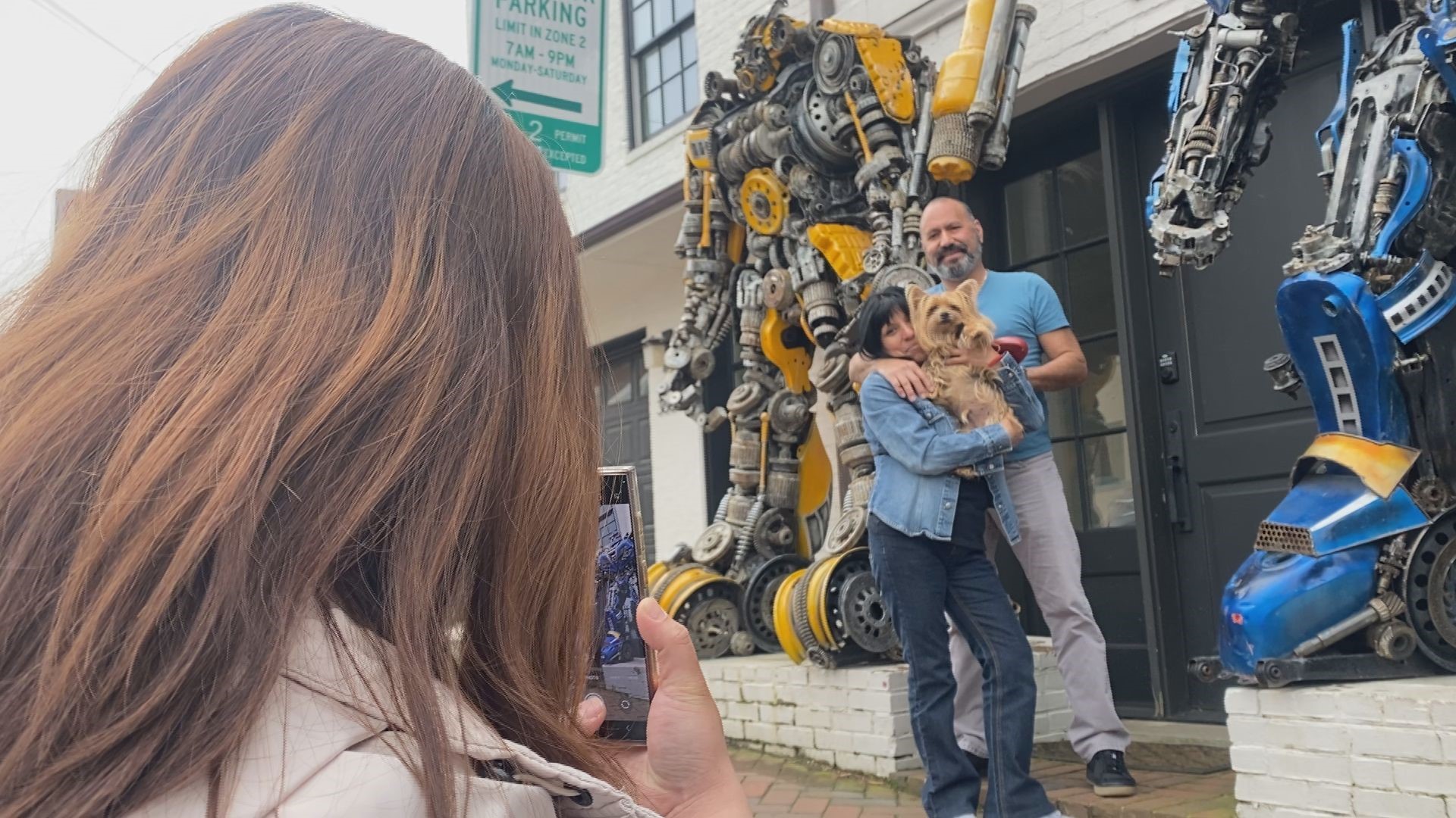 Neighbors want Transformers statues in Georgetown gone | wusa9.com