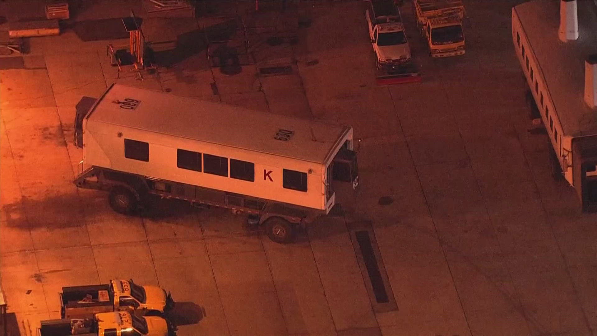 Another mobile lounge crashes at Dulles Airport | wusa9.com