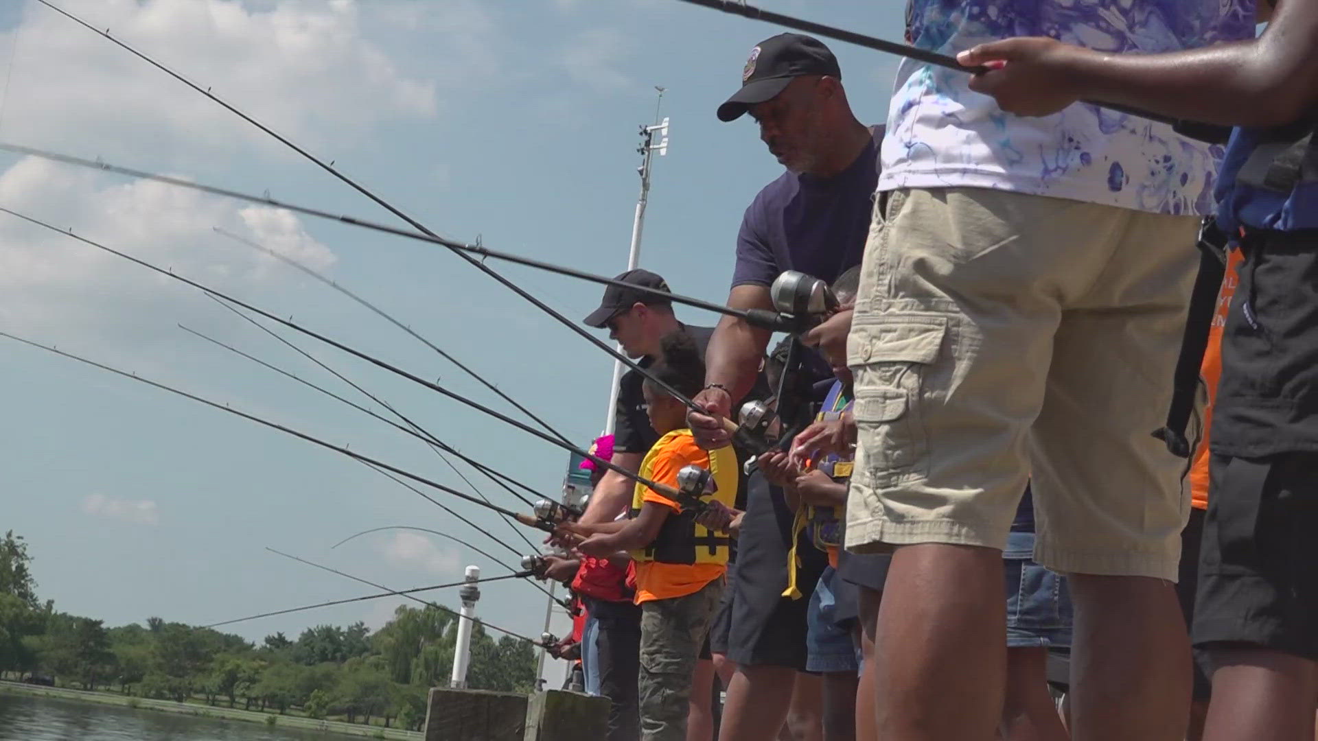 DC kids experience fishing for the first time with DC Police | wusa9.com