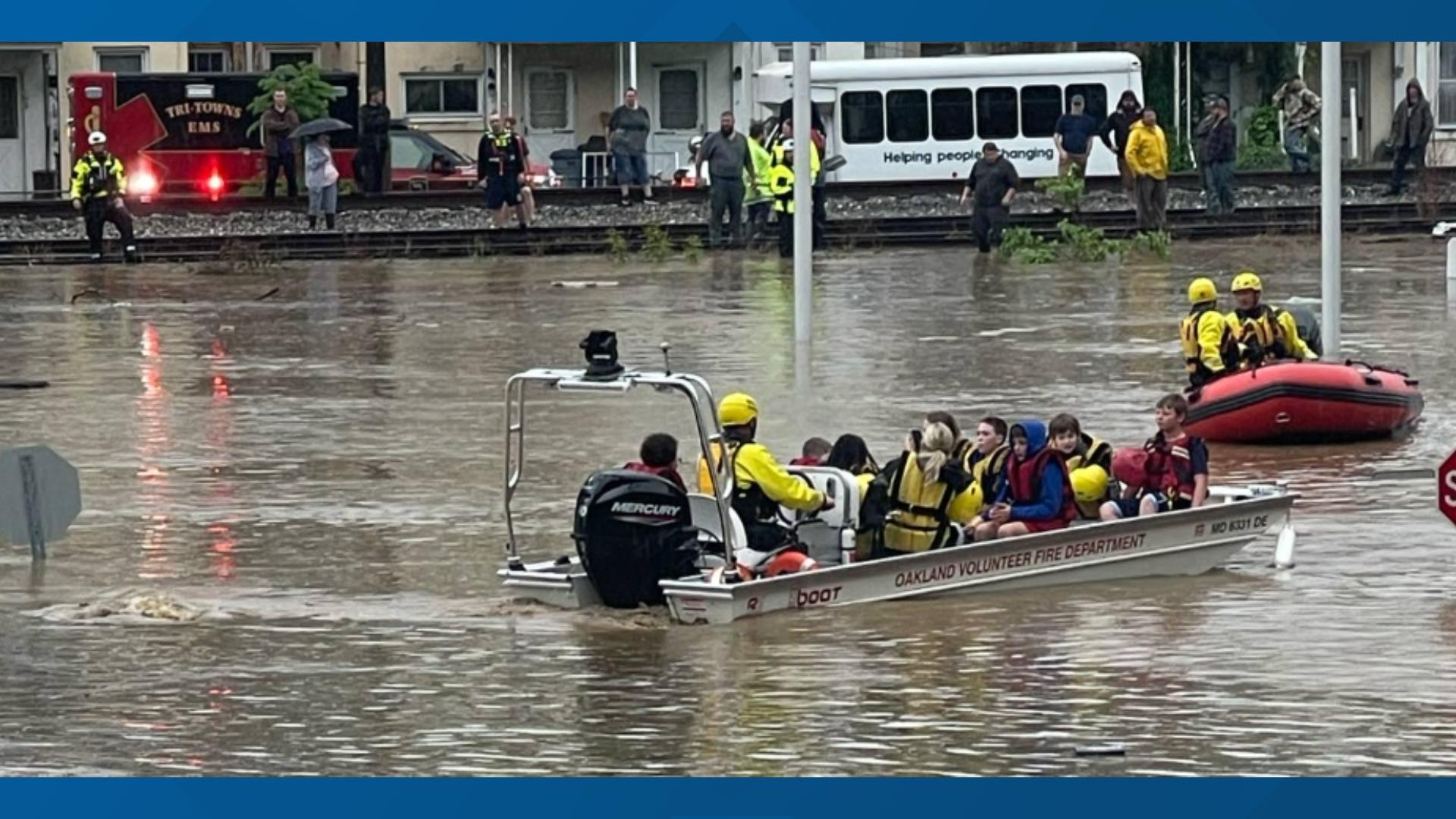 Car crashes into US Marshal Service vehicle during police chase in ...