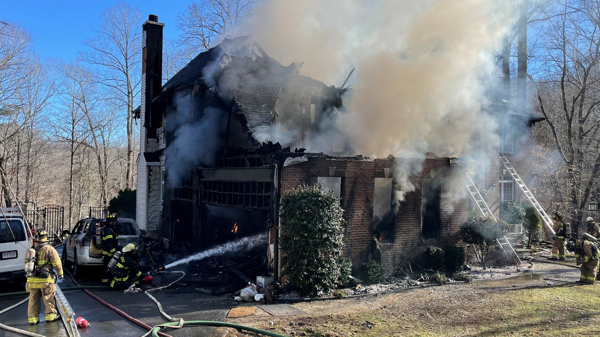 Firefighter injured fighting fire that left 7 homeless | wusa9.com