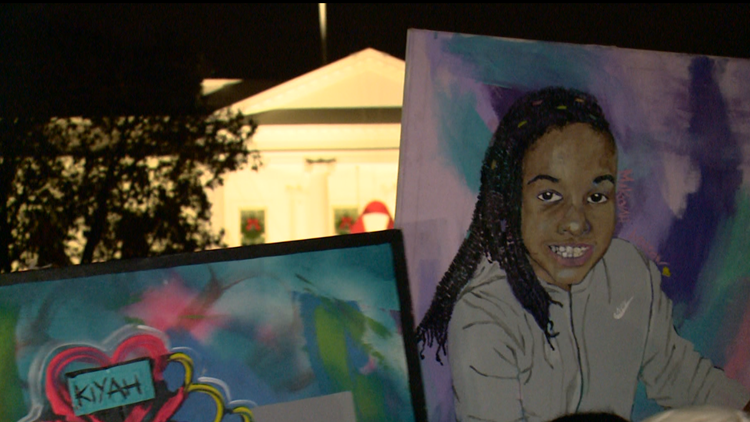 Makiyah Wilson's family protests gun violence outside White House ...