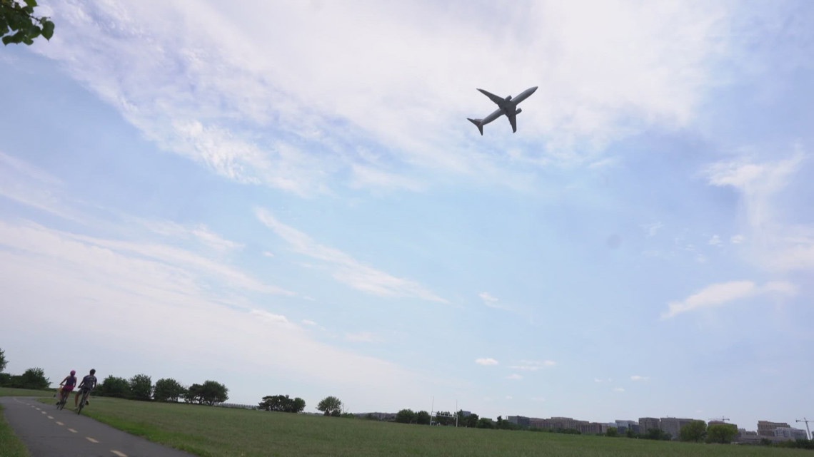 Nearly 25% of near mid-air collisions involve military aircraft, per ...