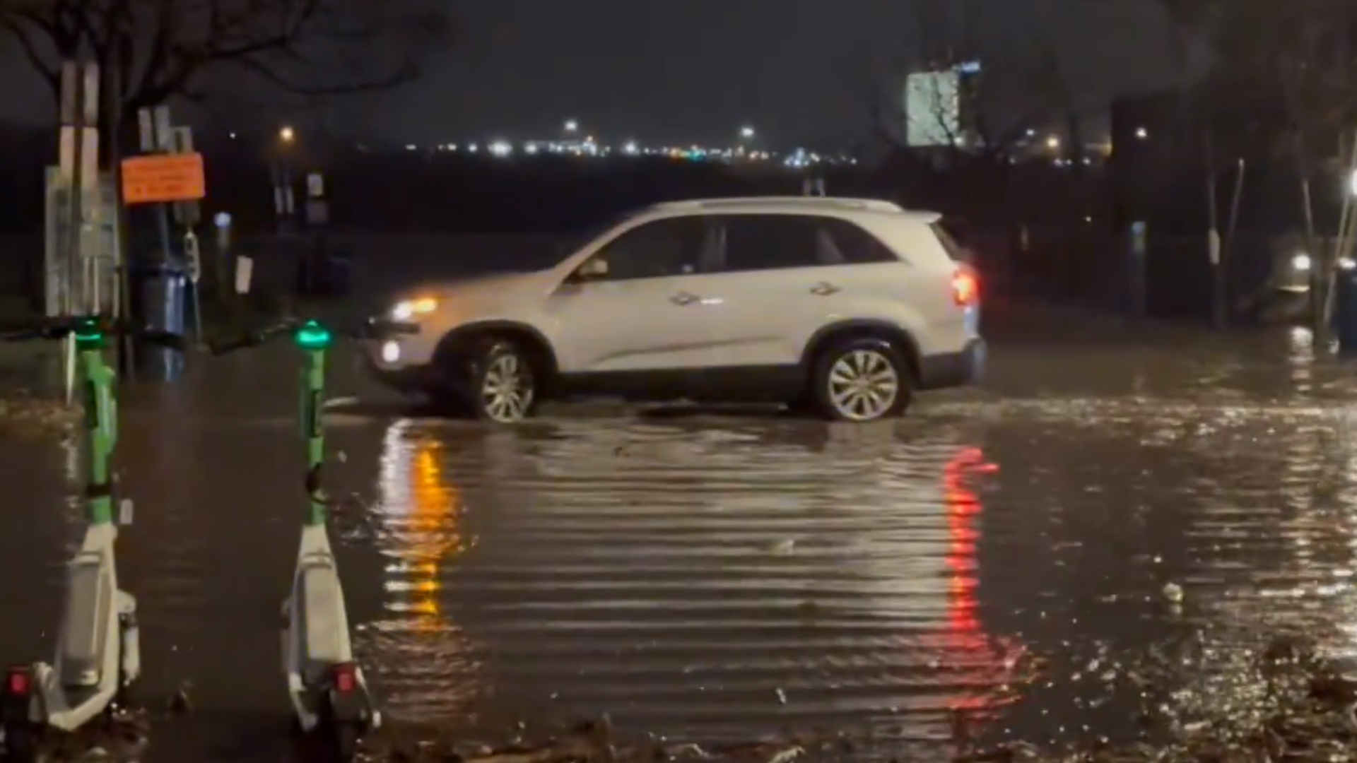 Old Town Alexandria businesses prepare for more possible flooding ...